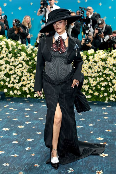 Damson Idris Made The Most Dramatic Entrance At The 2025 Met Gala Vogue