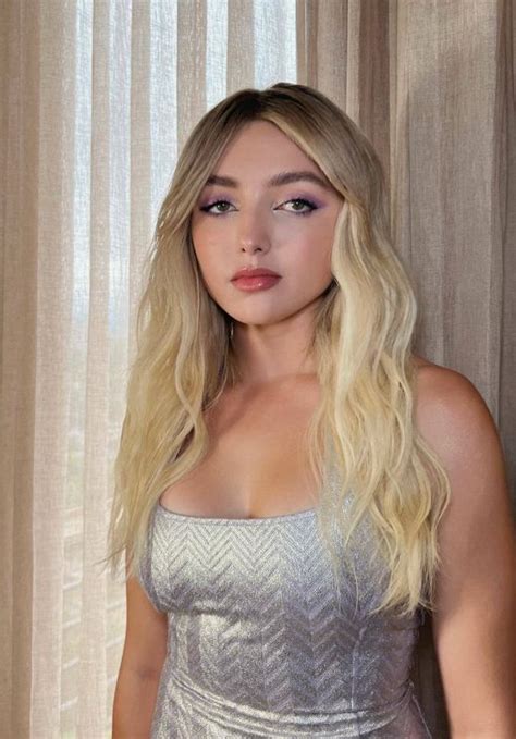 Peyton Roi List Celebmafia