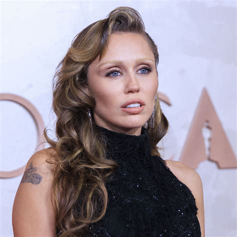 Miley Cyrus Looks So Different Now—a Plastic Surgeon Weighs In Shefinds