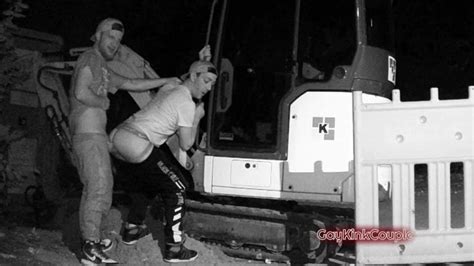 Risky Outdoor Public Blowjob Bareback On Excavator