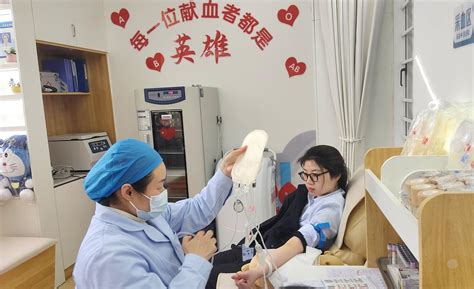 挽袖献爱心，湖北交投鄂东运营公司开展无偿献血公益活动 湖北日报新闻客户端