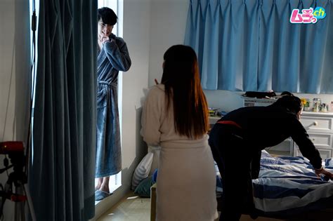 Av男優の裏事情！ 2 撮影後、片付け中の現場でスタッフがすぐ傍にいるのに我慢できずにヤッちゃった★ アダルト動画 ソクミル