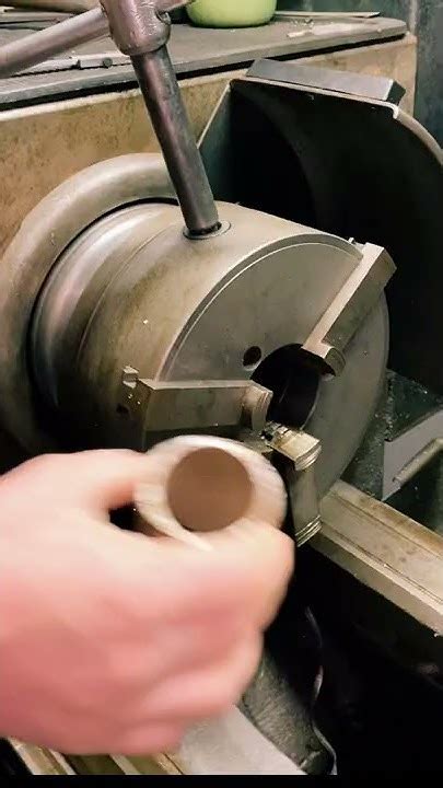 Токарные работы по металлу токарный станок и работа токаря Shorts Youtube