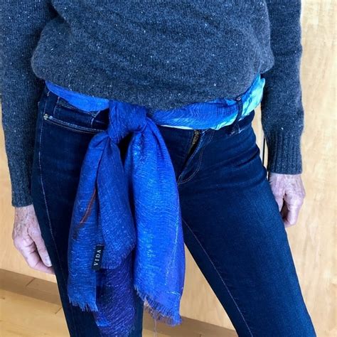 How To Wear The Scarves Youre Not Wearing — Urbanite Suburbanite