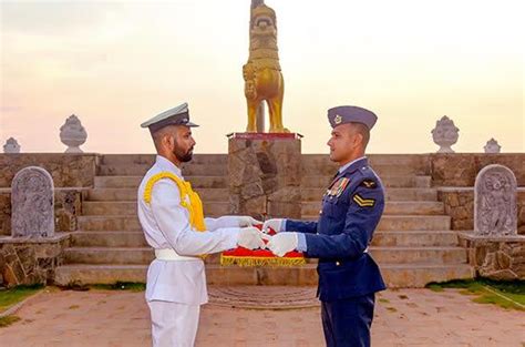 ගාලු මුවදොර ජාතික ධජය එසවීම නාවික හමුදාවෙන් ගුවන් හමුදාවට Ada Online