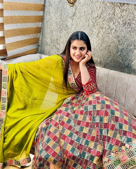 मल्टीकलर लहंगे में हरियाणवी एक्ट्रेस प्रांजल दहिया ने मचाई धूम फैंस कर