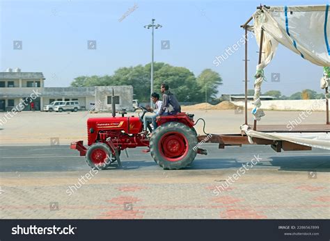 Mahindra Tractor Model
