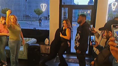 Hypnose Au Codebar Animations Et Hypnose Event Youtube