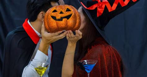 Bobbing For Apples Sex Position Sends Couples Wild As It Promises Oral