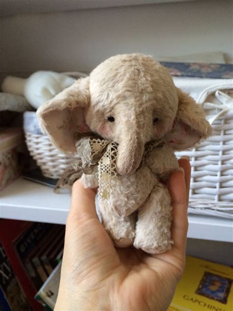 Слоник с ладошку