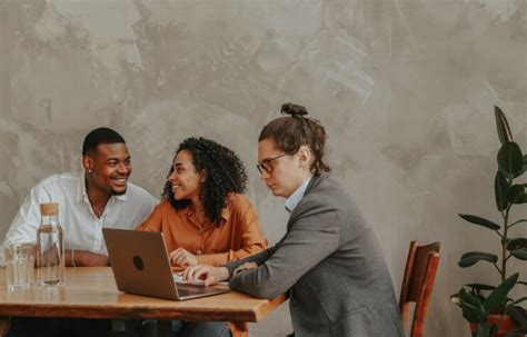 Learn To Configure And Use Official Community In Learning Cloud HCM Folks