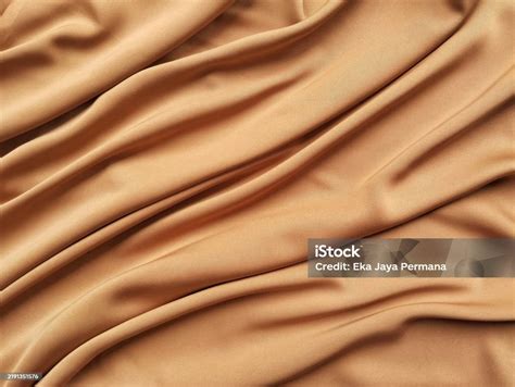 Abstrack 갈색 실크 새틴 질감 배경 직물 표면에 아름 다운 물결 모양의 부드러운 주름 0명에 대한 스톡 사진 및 기타 이미지 Istock