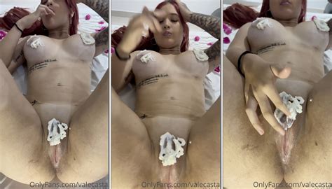 Valeria Castañeda Nue Avec De La Crème Fouettée Sur Ses Seins Et Sa
