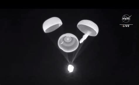 Spacex Y La Nasa Observan El Tema Del Paracaídas Dragon Antes Del