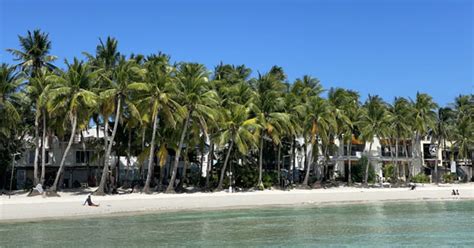 화이트비치 에메랄드빛 바다다시 북적이는 필리핀 보라카이