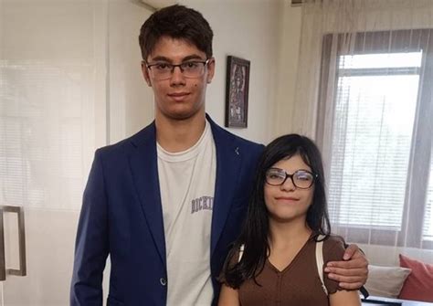 Българската Коледа Палечка сбъдна мечтата си да учи в езиковата гимназия