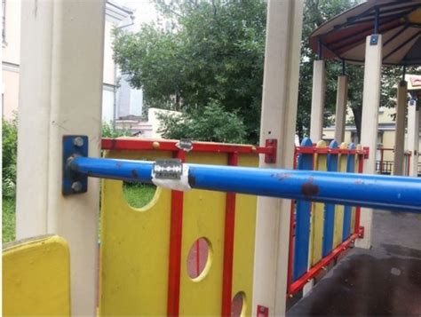 子供たちが遊ぶ公園の砂場にカミソリばら撒くやつ ポッカキット