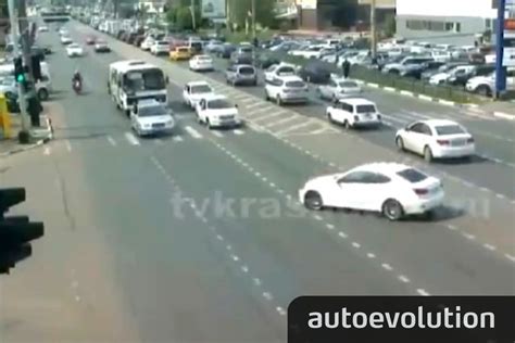 Watch And Learn Why Not All Intersections Are As Safe As They Look Autoevolution