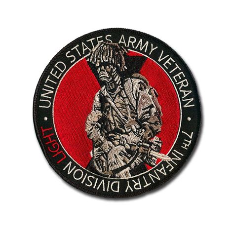 7th Infantry Division Light Kneeling Lightfighter Embroidered Patch