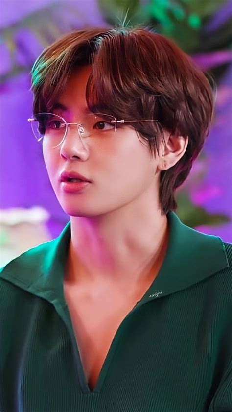 𝙺𝚒𝚖 𝚃𝚊𝚎𝚑𝚢𝚞𝚗𝚐 𝕊𝕚𝕟𝕘𝕦𝕝𝕒𝕣𝕚𝕥𝕪•