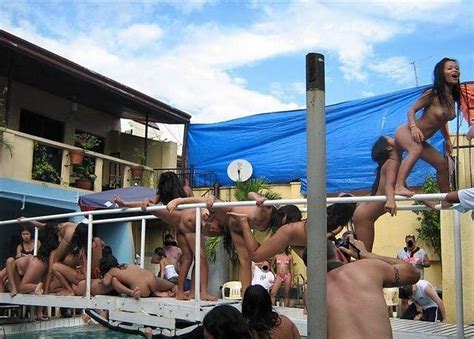 Majalah Dewasa Pesta Sex Disiang Bolong