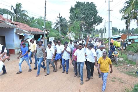 ಭೂ ಹಗರಣದಲ್ಲಿ ಐವತ್ತರಿಂದ ಅರವತ್ತು ಮಂದಿ ರಾಜಕಾರಣಿಗಳು ಜೈಲು ಸೇರೋದು ಗ್ಯಾರಂಟಿ ಎಂದ ಶಾಸಕ ಎಸ್ ಆರ್ ಶ್ರೀನಿವಾಸ್