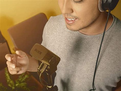 This Usb Microphone Has A Degree Swing Mount