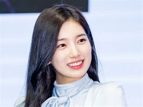美人女優ペ・スジ、“デコルテあらわ”な胸キュン自撮りに「やっぱりスジが世界一！」【photo】｜スポーツソウル日本版