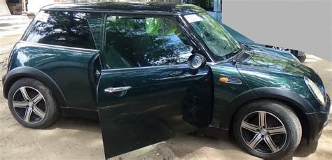 ශ්‍රී ලංකා රේගුවේ නිශ්කාෂනය නොවූ මෝටර් රථ විශාල ප්‍රමාණයක් ව්‍යාජ ක්‍රම මගින් මෝටර් රථ ප්‍රවාහන