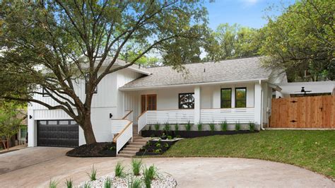 Split Foyer Homes With Porch Split Level Landscaping Landscaping