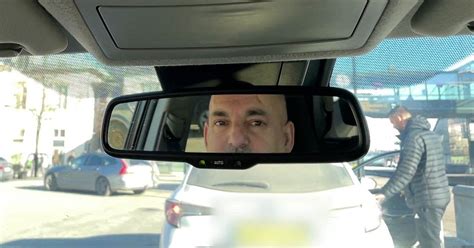 Ahmad K R Apptaxi Sex Dagar I Veckan K Nner Oss Som Slavar Svt Nyheter