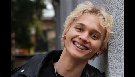 Спевшего гимн Украины Милохина предложили признать иноагентом и лишить гражданства РФ