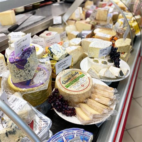 Linas Italian Market