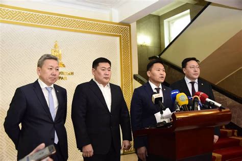 Ж Батзандан Сүхбаатарын талбайд 200 гэр барьж улс төрийн суулт өлсгөлөн зарлана