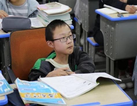 海安少年瘫痪8年 坚持求学到生命最后一刻 我苏网