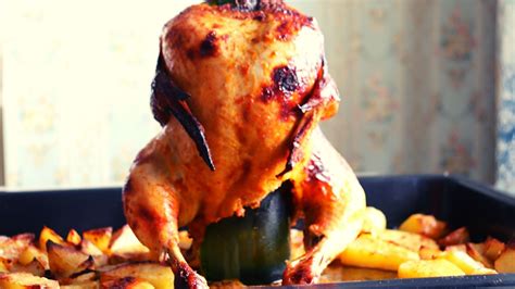 Печено пиле на грил във фурна Пияно пиле на бутилка Ето как се пече цяло пиле 🍗 Youtube