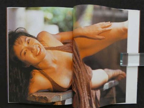 松尾嘉代写真集 SENSUAL 清水清太郎 撮影 あんず古書店 古本中古本古書籍の通販は日本の古本屋