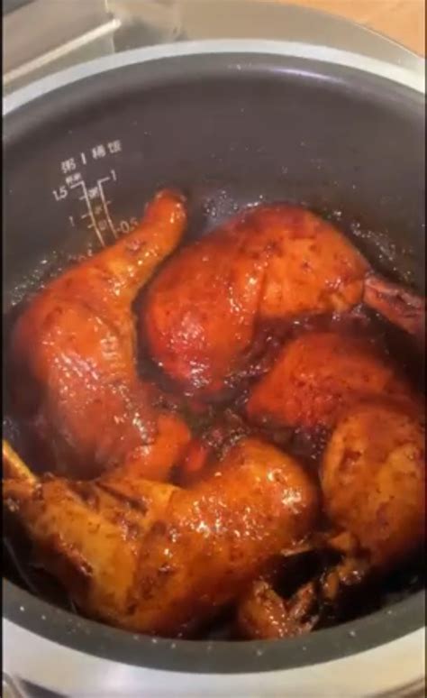 【电饭煲版炖鸡腿的做法步骤图，怎么做好吃】依依妈妈静下厨房