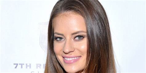 Hannah Stocking Age Family Bio Famous Birthdays