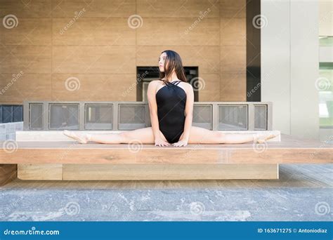 Talented Flexible Doing Splits On Dance Rehearsal Stock Image Image