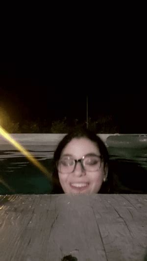 Brunette S
