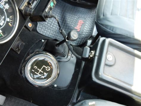 The Jeep Wave Proper Protocol For Waving To Other Jeeps Jeepfan Com