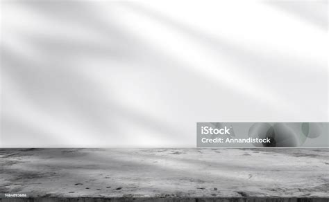 시멘트 바닥 배경에 나뭇잎 그림자가 있는 콘크리트 벽 질감 빈 흰색 테이블 상판이 있는 회색 스튜디오 룸 배경 봄 또는 여름 화장품 전시 모형 뷰티 프레젠테이션 배경 주제에