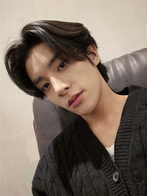 Enhypen Community Post 오늘 너무 좋았어요 ㅠ 내일도 화이팅 ️ Jake