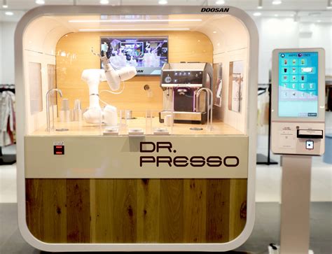 두산로보틱스 무인 로봇카페 사업 본격화 이투데이