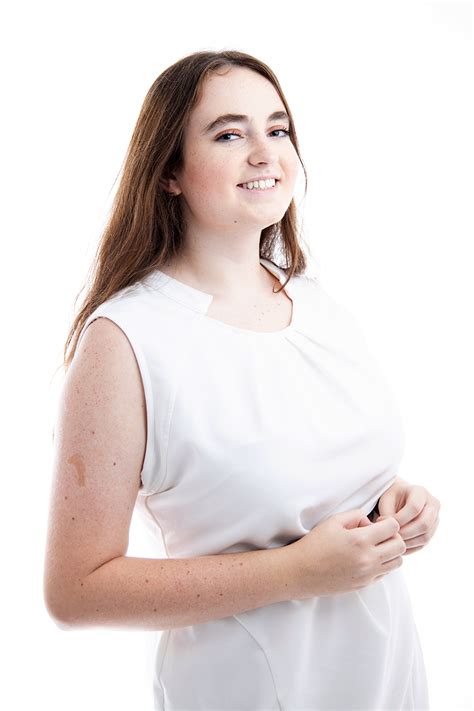 Delayna B New View Modeling