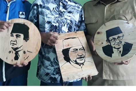 Uniknya Kerajinan Frame Siluet Wajah Dari Palet Kayu Bekas Buatan Tiga
