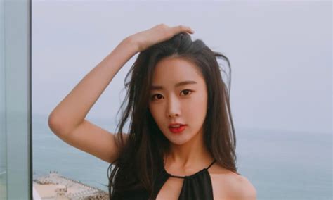 권유리 2 유리 수영복 핫팬츠 도끼 자국 소녀시대 멤버 우리동네 예체능 유리 수영복 도끼 자국 브라톱 란제리 핫팬츠 몸매 노출 움짤화보 네이버 블로그