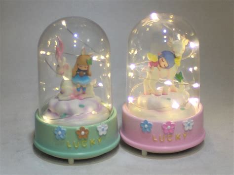 گوی شیشه ای چراغ دار موزیکال فانتزی