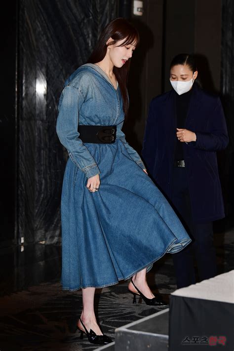 이성경 야무지게 파이팅